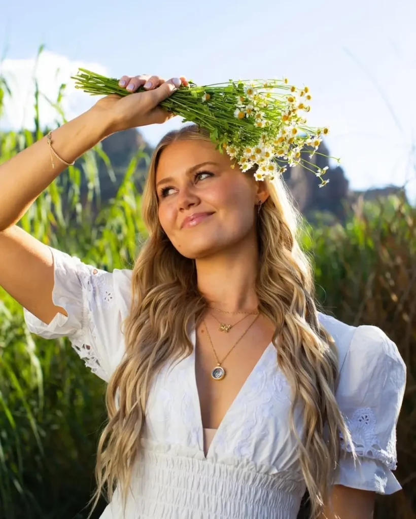 Bella Weems-Lambert Husband, Age, Net Worth, Sister, Parents