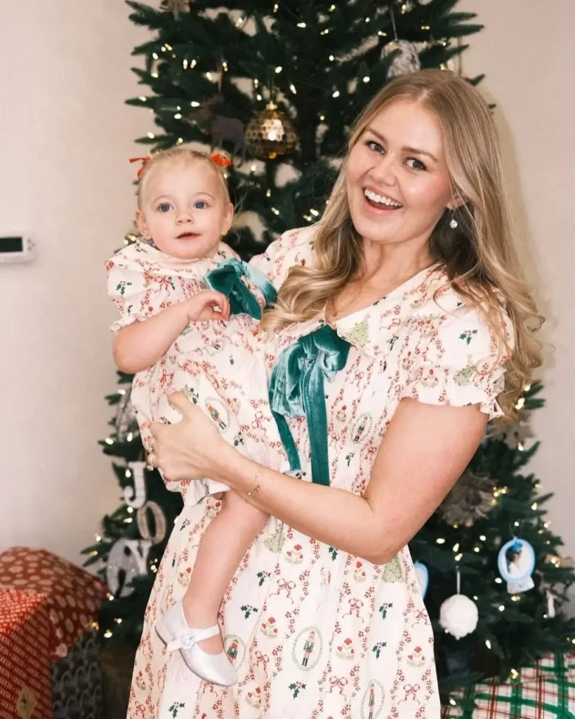 Bella Weems-Lambert Husband, Age, Net Worth, Sister, Parents